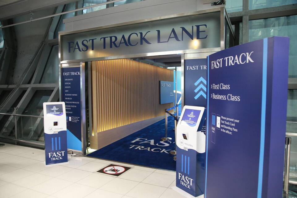 Fast track là gì? Dịch vụ thủ tục hàng không phổ biến