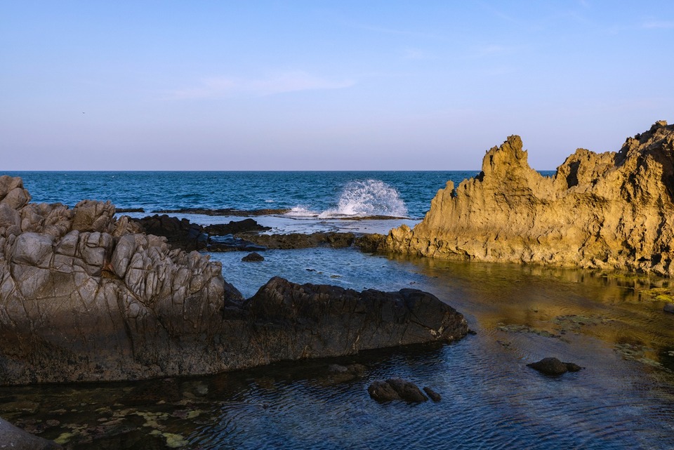 Bãi đá Mặt Trăng ở Hang Rái - Núi Chúa: Rất đẹp nhưng không dễ để quan ...